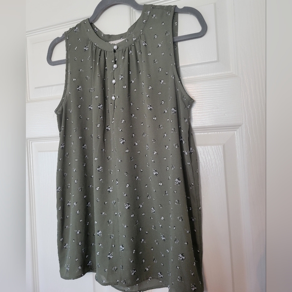 LOFT | Tops | Loft Womens Relaxed Fit Olive Green Floral Sleeveless Top ...